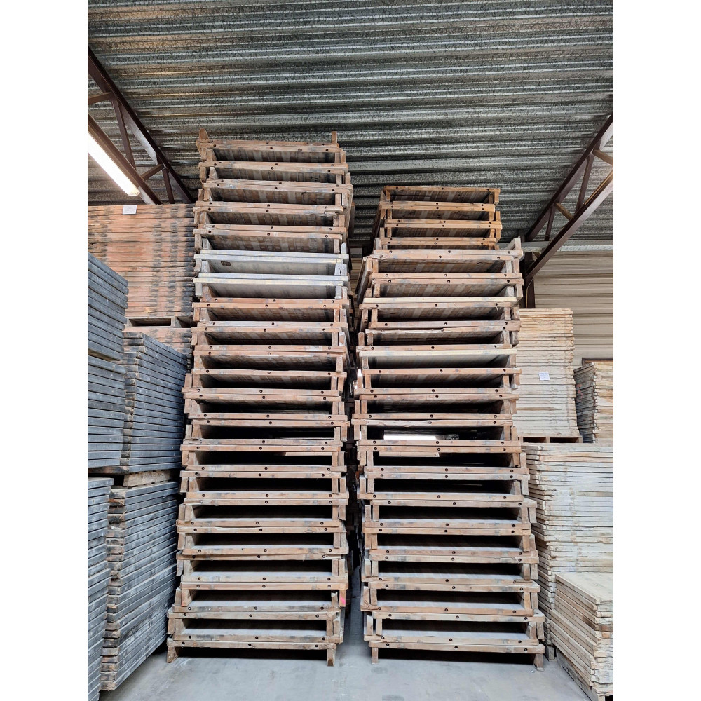 Panneau de coffrage mélèze-douglas 145 x 110 x 5 cm avec pieds - second ...